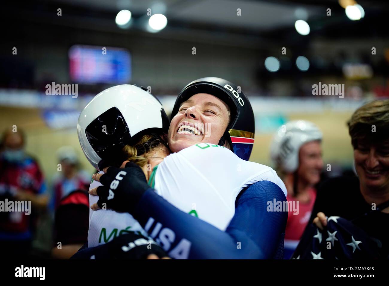 U.S Jennifer Valente celebrates with Mexico's Victoria Velasco Fuentes ...