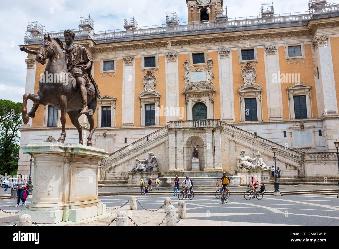 People in Rome the Italian capital Stock Photo - Alamy