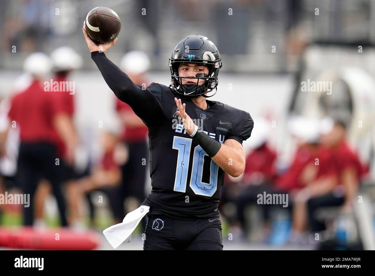 Central Florida quarterback John Rhys Plumlee warms up for the team's ...