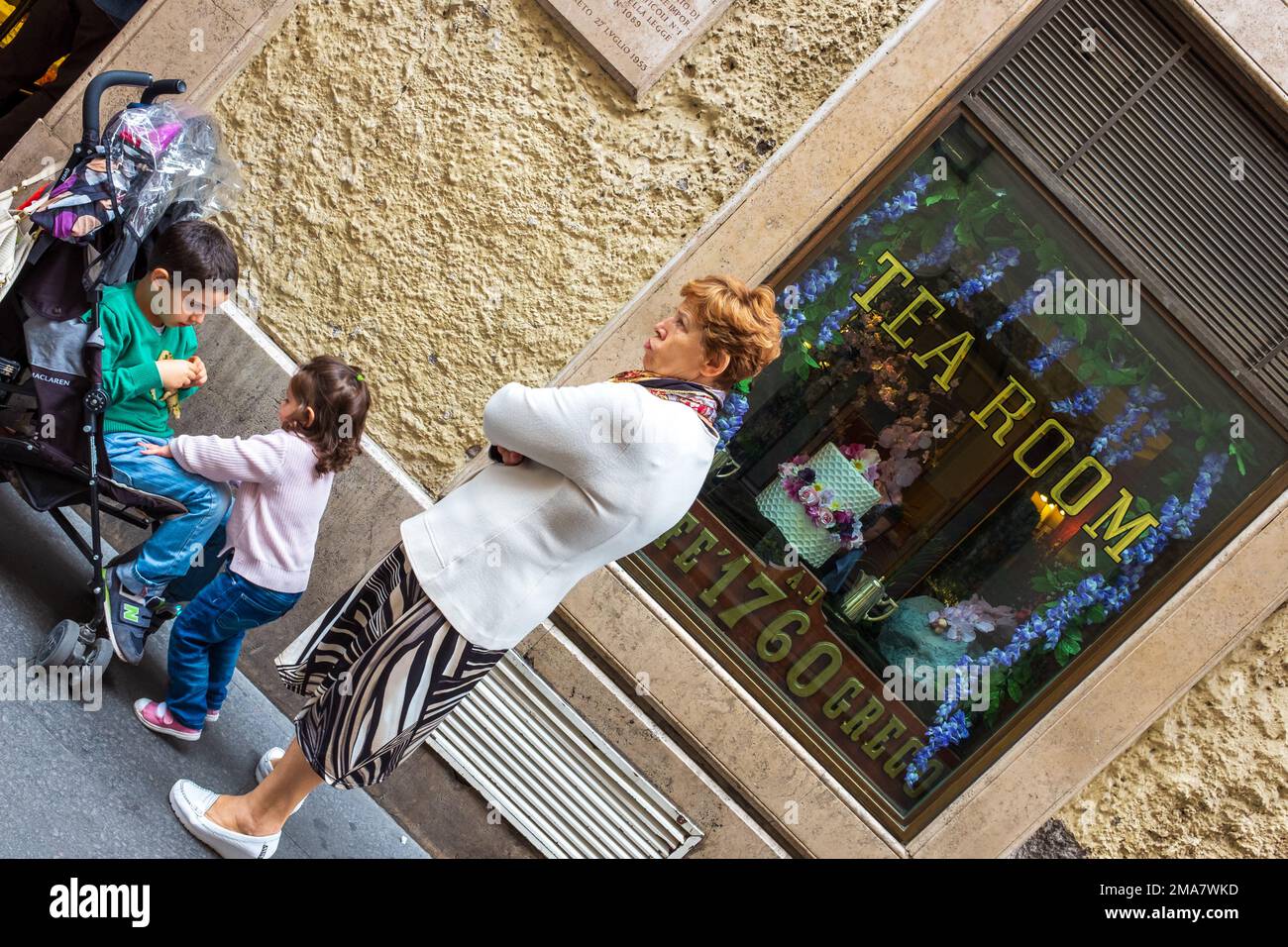 People in Rome the Italian capital Stock Photo - Alamy
