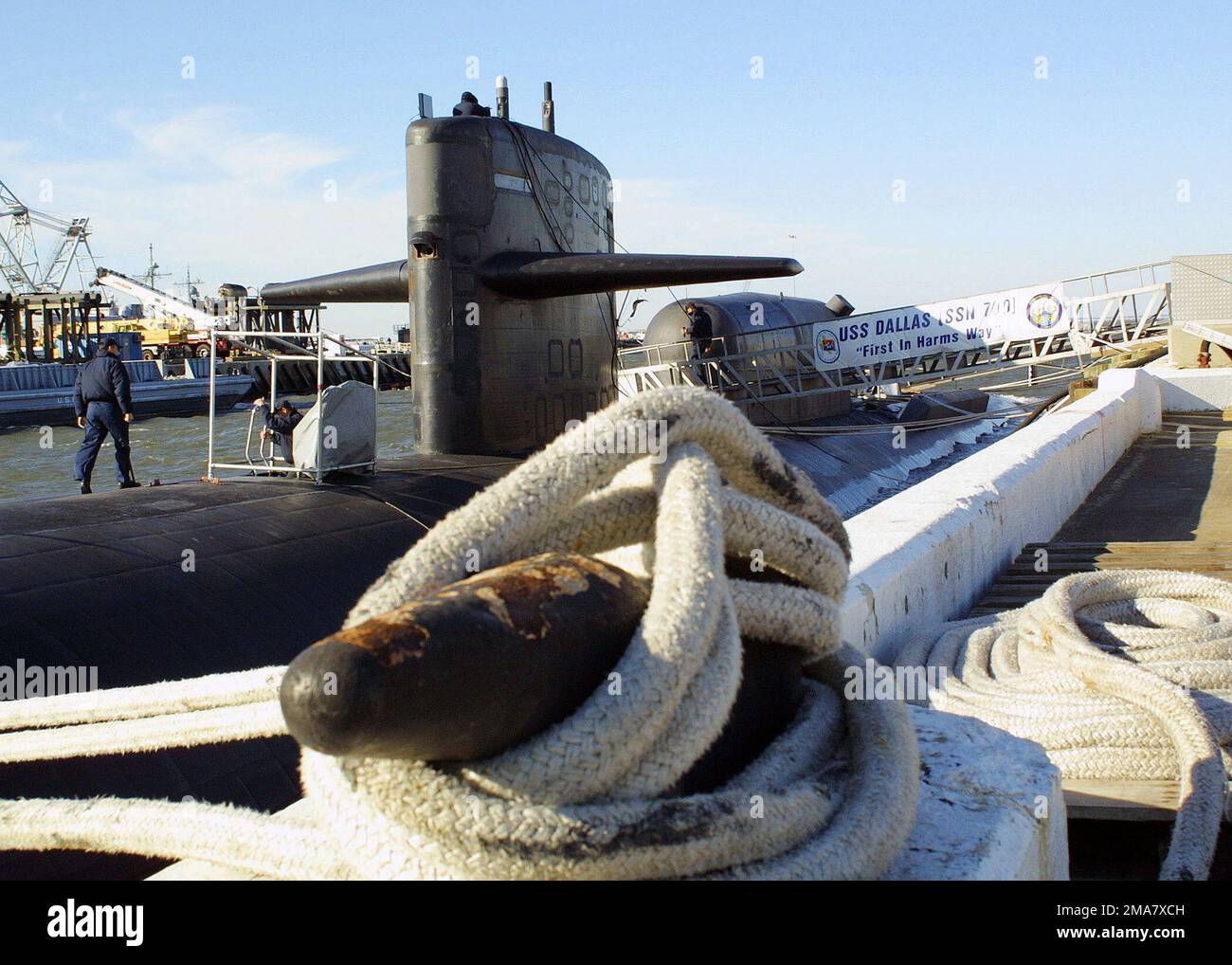 Uss dallas ssn 700 hi-res stock photography and images - Alamy