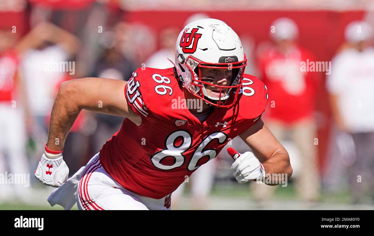 Utah tight end Dalton Kincaid (86) runs downfield during the second ...
