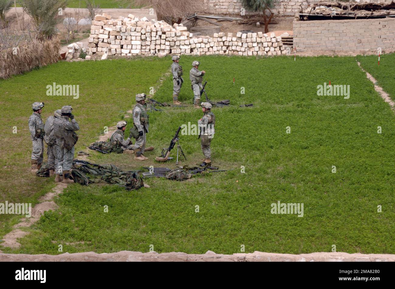 Motar team hi-res stock photography and images - Alamy