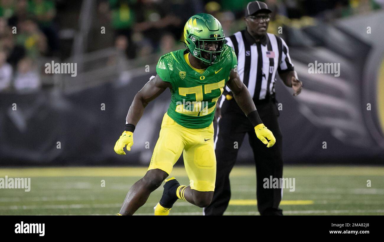 Oregon linebacker Jeffrey Bassa plays during the second half of an NCAA ...