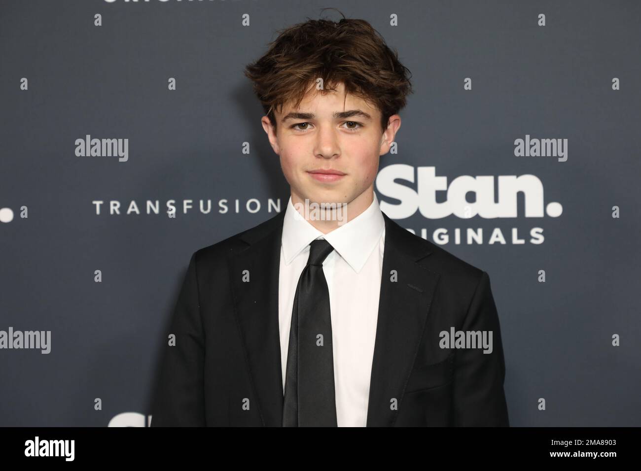 Sydney, Australia. 19th January 2023. Edward Carmody arrives on the red ...