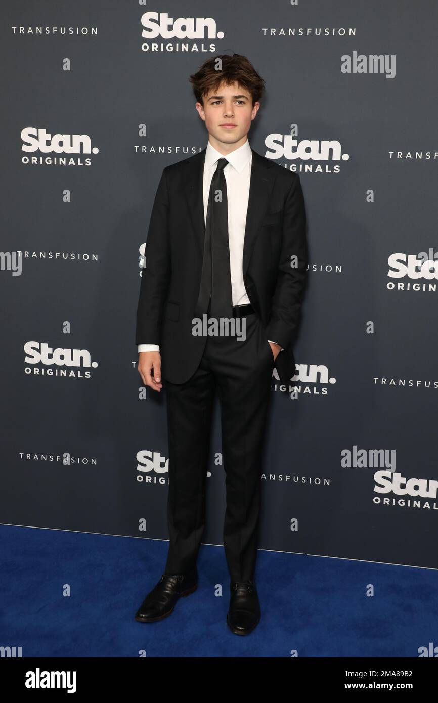 Sydney, Australia. 19th January 2023. Edward Carmody arrives on the red ...