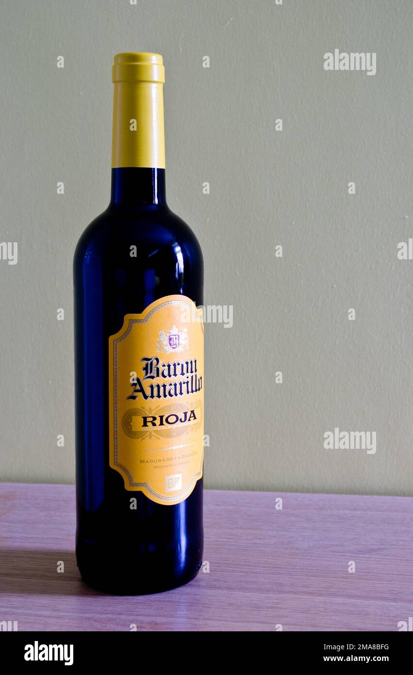 Bottle of Baron Amarillo Rioja Spanish Red Wine Stock Photo - Alamy