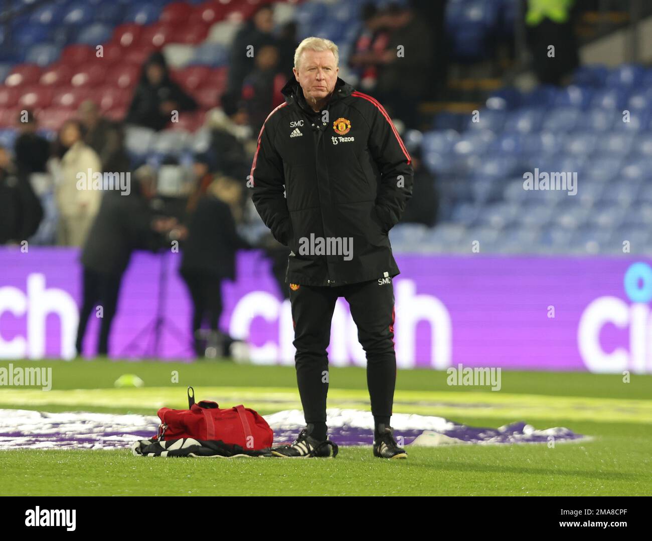 London ENGLAND - January 18: Manchester United Assistant coach Steve ...