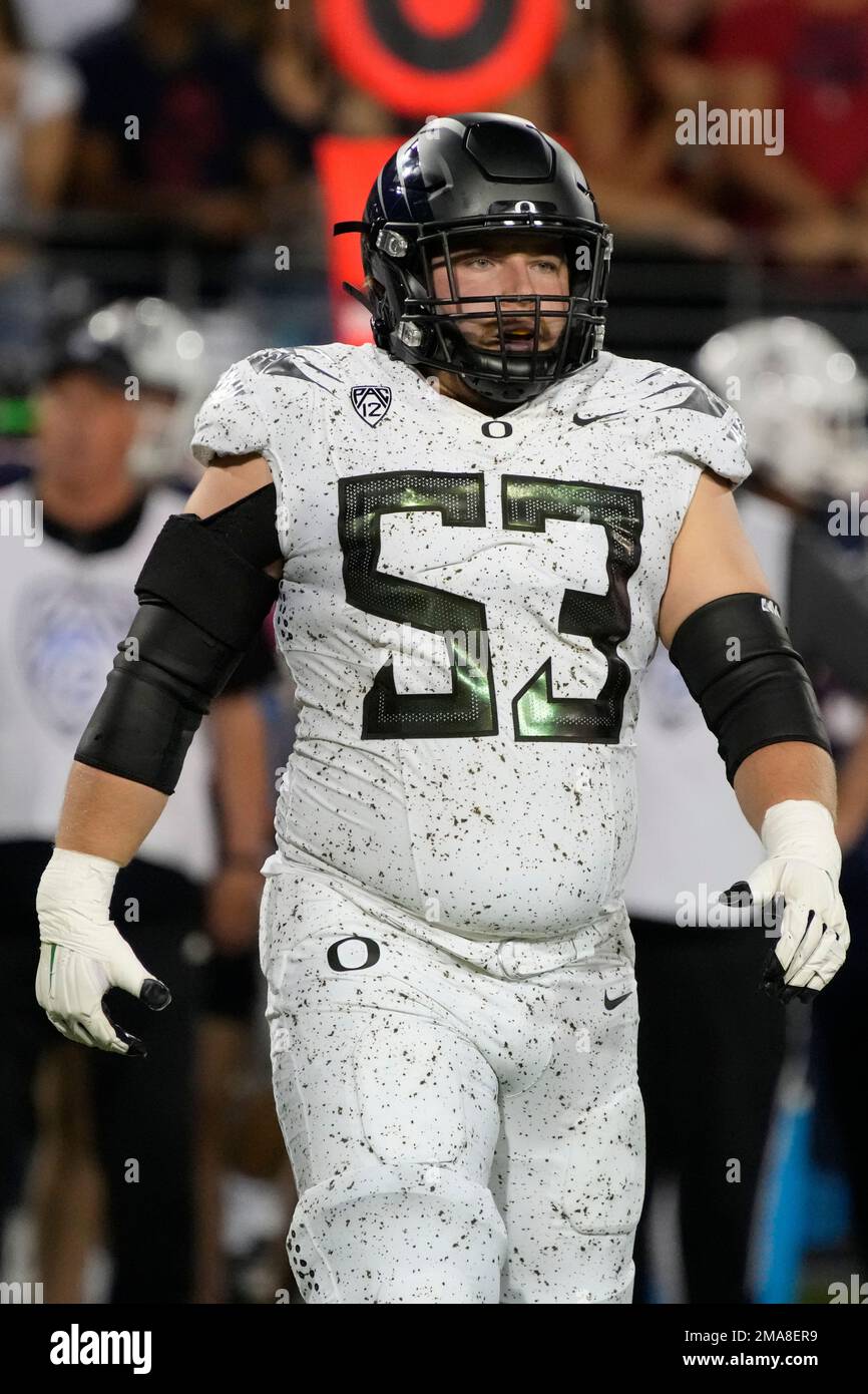 Oregon offensive lineman Ryan Walk (53) in the first half during an ...