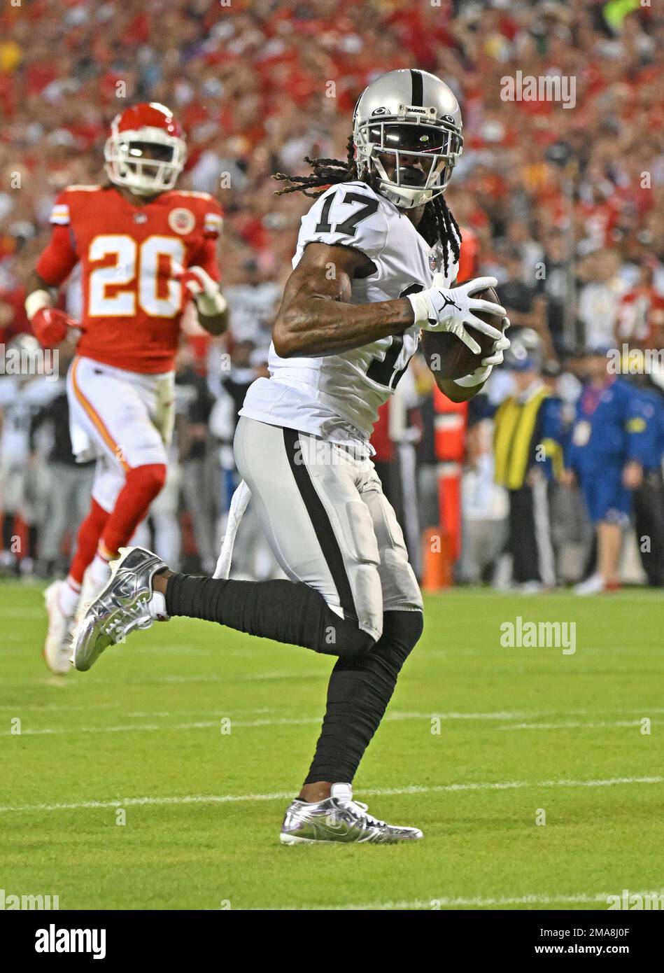 Las Vegas Raiders wide receiver Davante Adams (17) runs for a touchdown ...