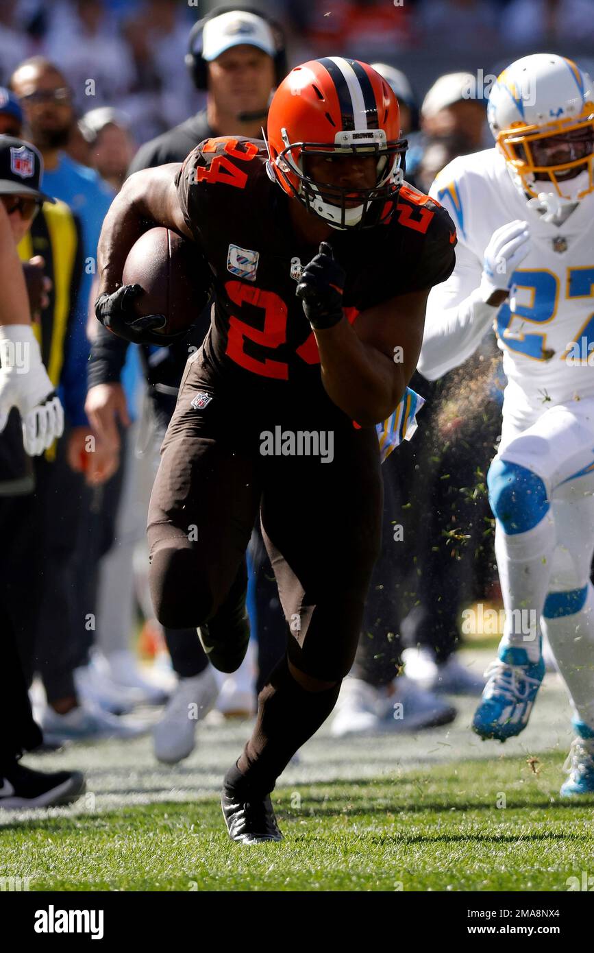 Cleveland Browns running back Nick Chubb (24) runs with the ball during ...