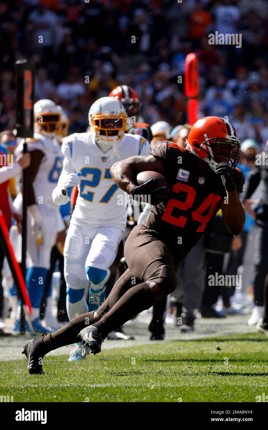Cleveland Browns running back Nick Chubb (24) runs with the ball during ...