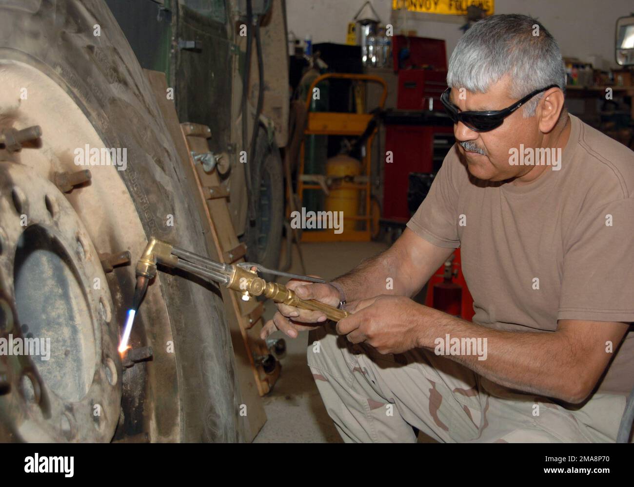 060405-A-1211S-023. Subject Operation/Series: IRAQI FREEDOM Base: Cob ...