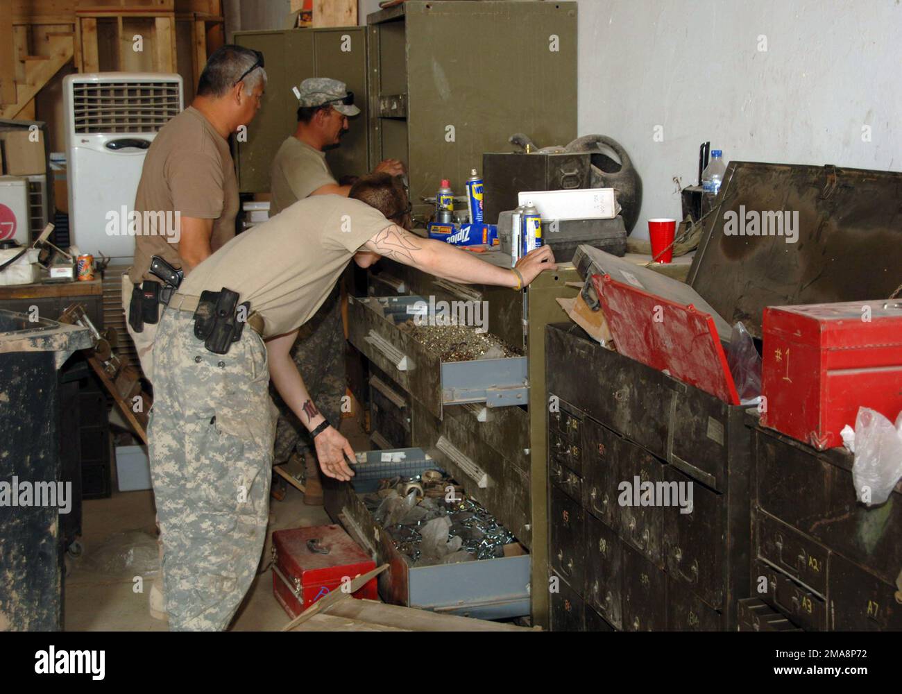 060405-A-1211S-005. Subject Operation/Series: IRAQI FREEDOM Base: Cob ...