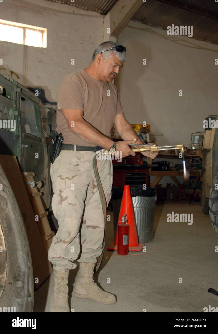 060405-A-1211S-008. Subject Operation/Series: IRAQI FREEDOM Base: Cob ...