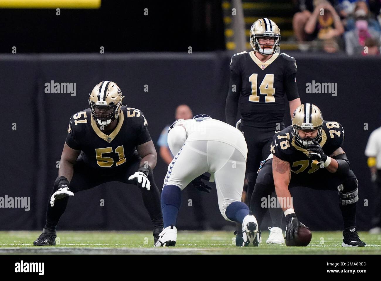 New Orleans Saints center Cesar Ruiz (51) lines up on the line of ...