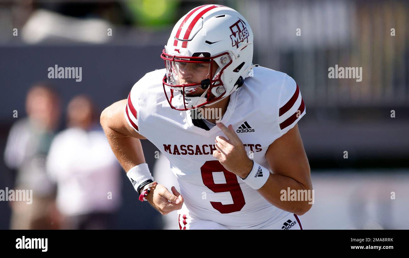 Massachusetts' Garrett Dzuro plays during an NCAA football game on ...