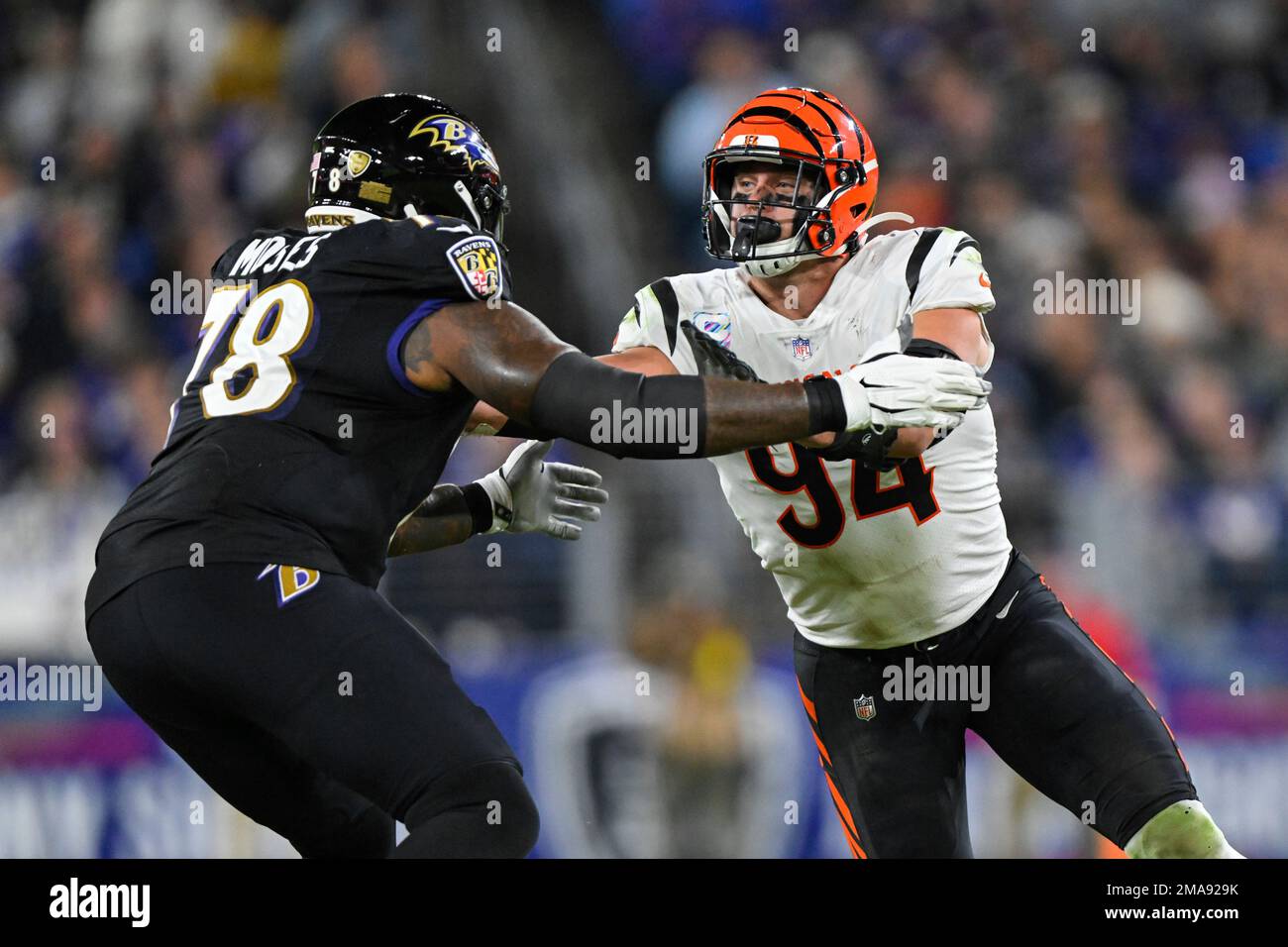 Cincinnati Bengals defensive end Sam Hubbard (94) in action against ...