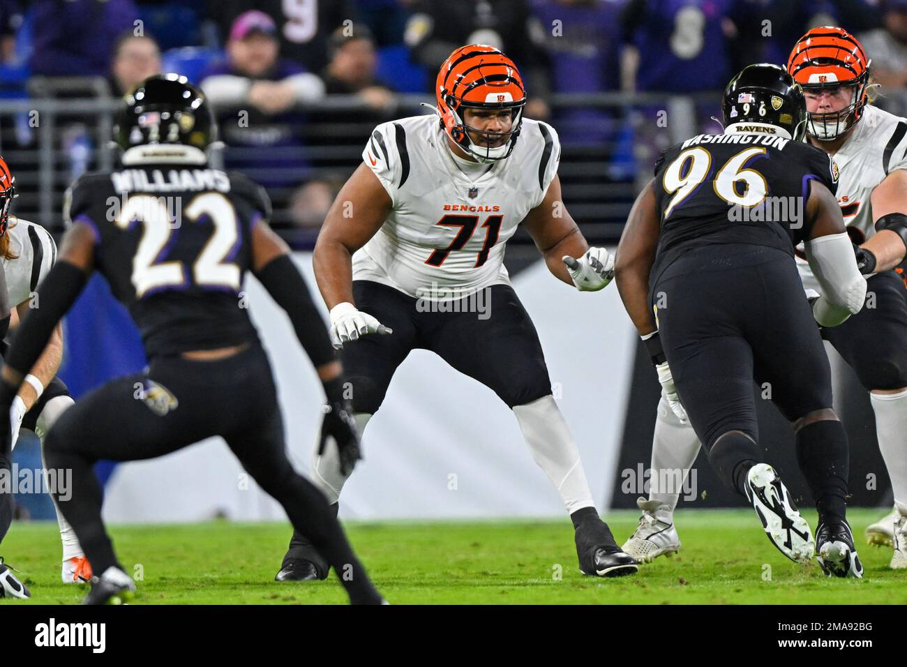 Cincinnati Bengals offensive tackle La'el Collins (71) in action during ...