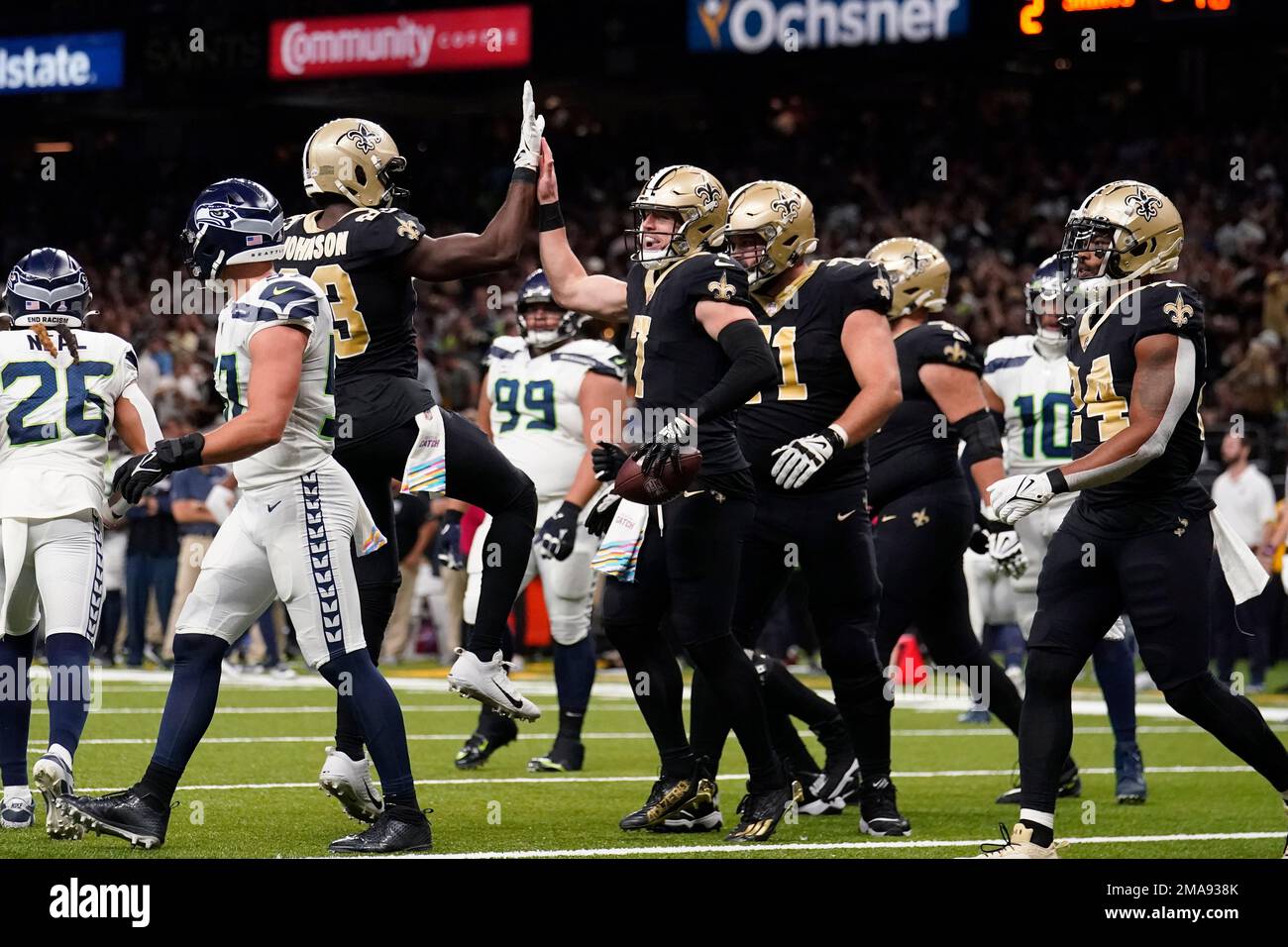 New Orleans Saints' Taysom Hill (7) celebrates his touchdown carry ...