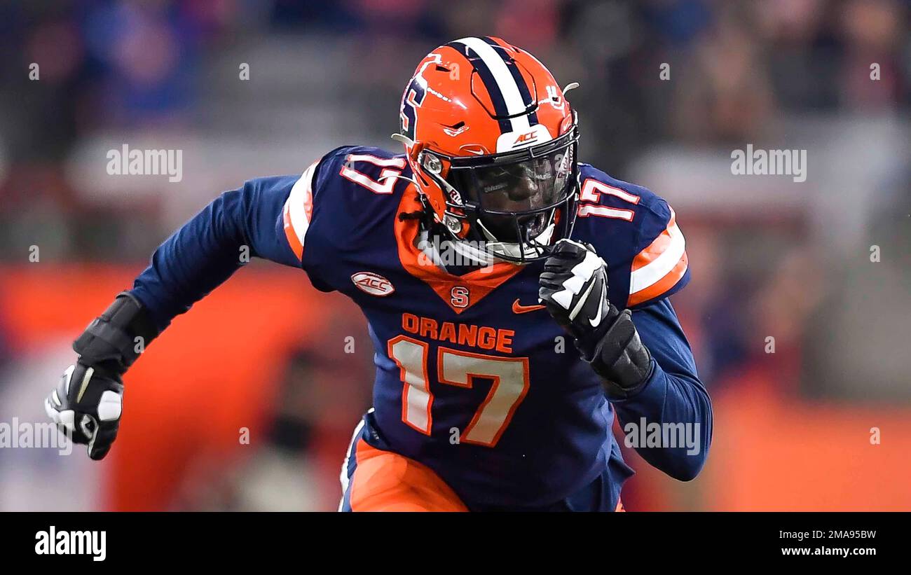Syracuse defensive lineman Steve Linton (17) runs on the field during ...