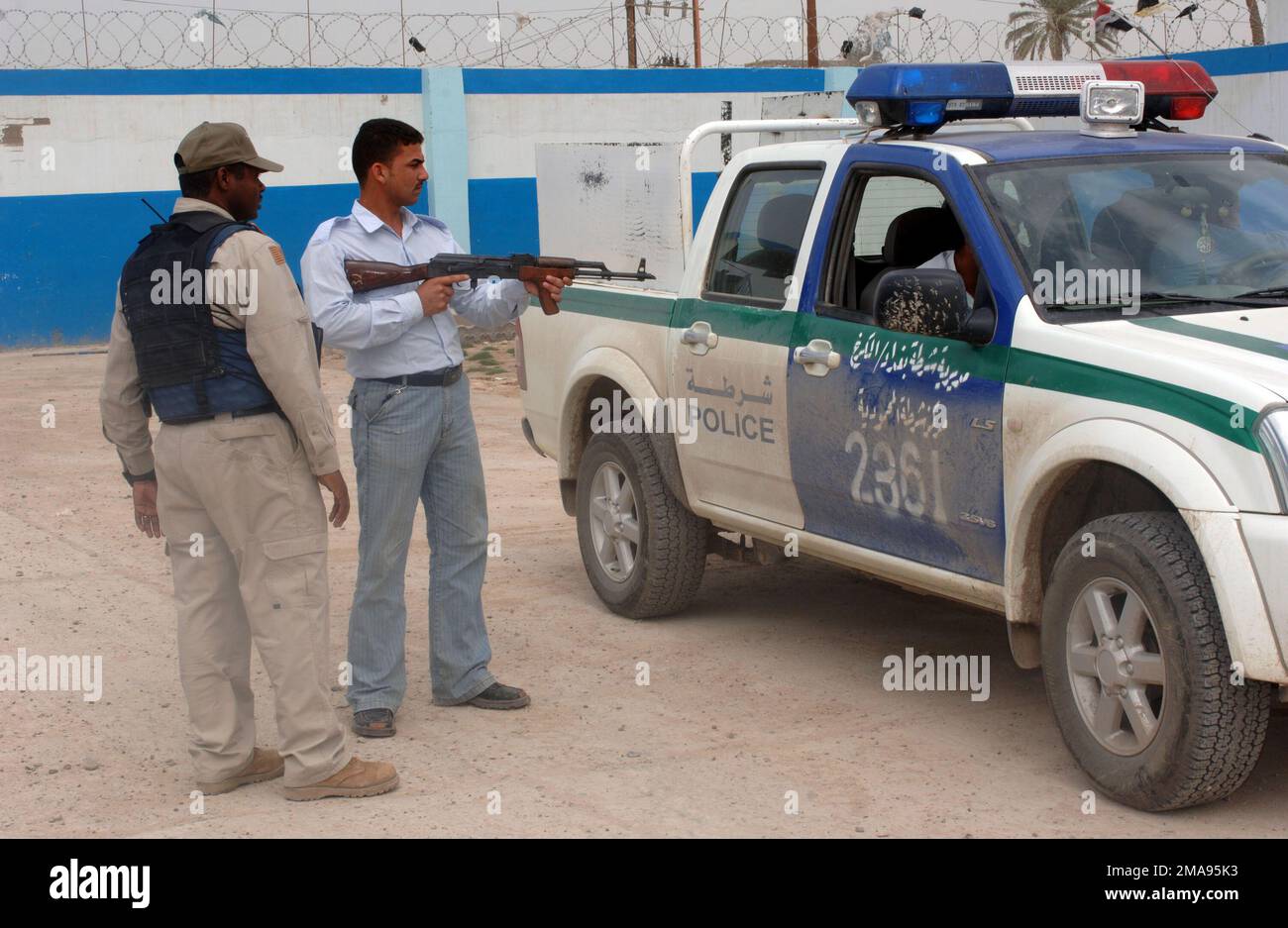 060417-A-6311S-069. Base: Mahmudiya Country: Iraq (IRQ) Scene Major ...