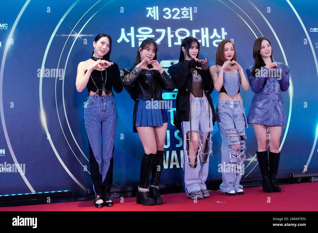 South Korean K-Pop group KARA members pose prior to the Seoul Music ...