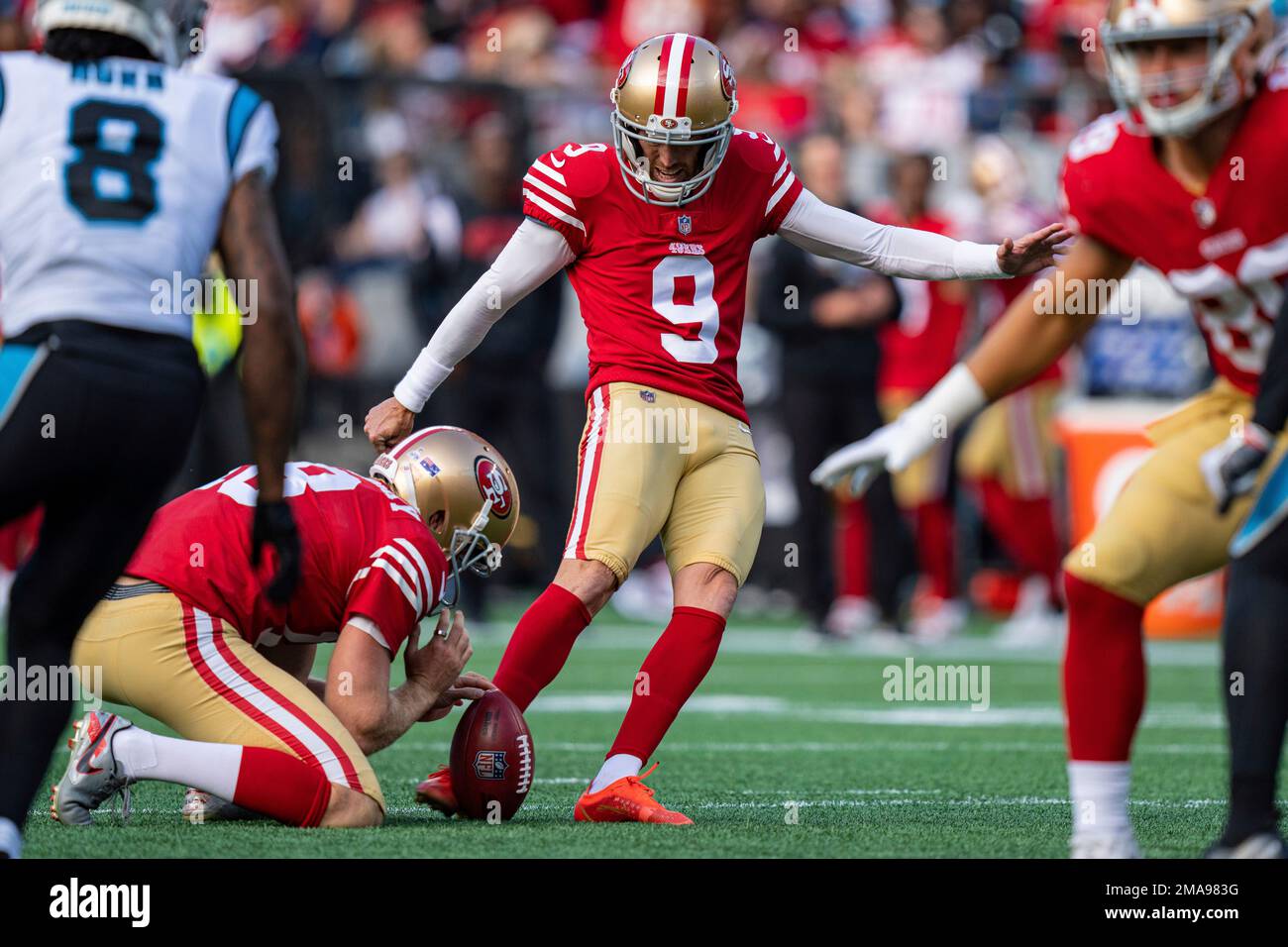 San Francisco 49ers place kicker Robbie Gould (9) plays against the ...