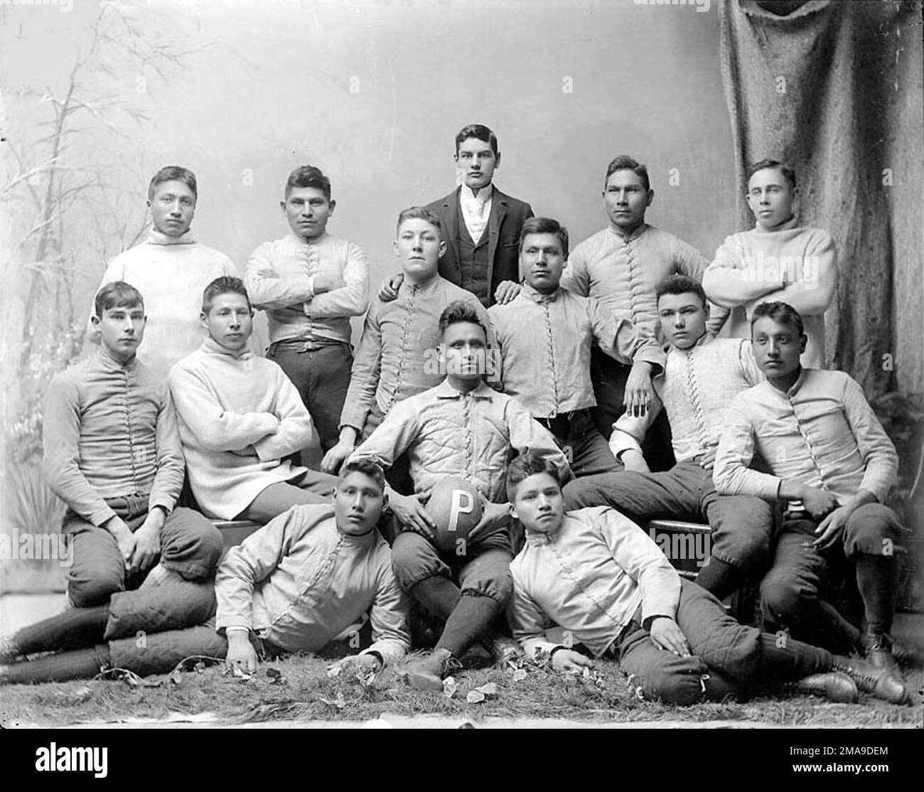 Native american football team hi-res stock photography and images - Alamy