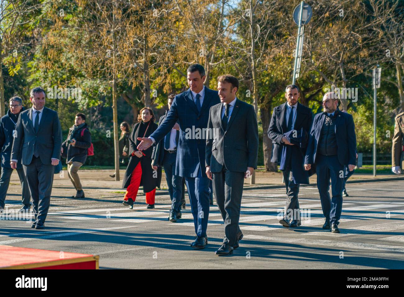 Spanish President Pedro S·nchez and French President Emmanuel Macron ...