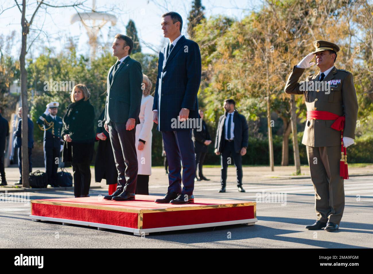Spanish President Pedro S·nchez (R) and French President Emmanuel ...