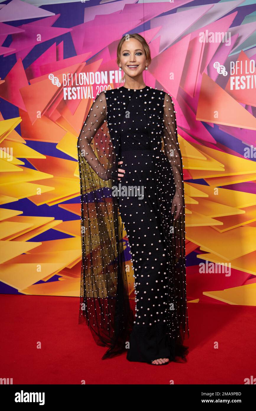 Jennifer Lawrence poses for photographers upon arrival for the premiere ...