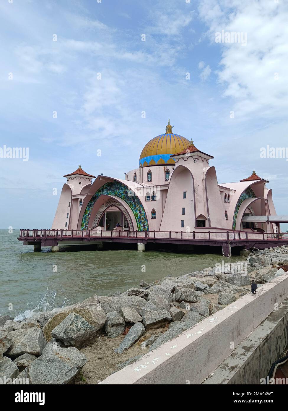 A vertical shot of Melaka Straits Mosque. Malaysia Stock Photo - Alamy
