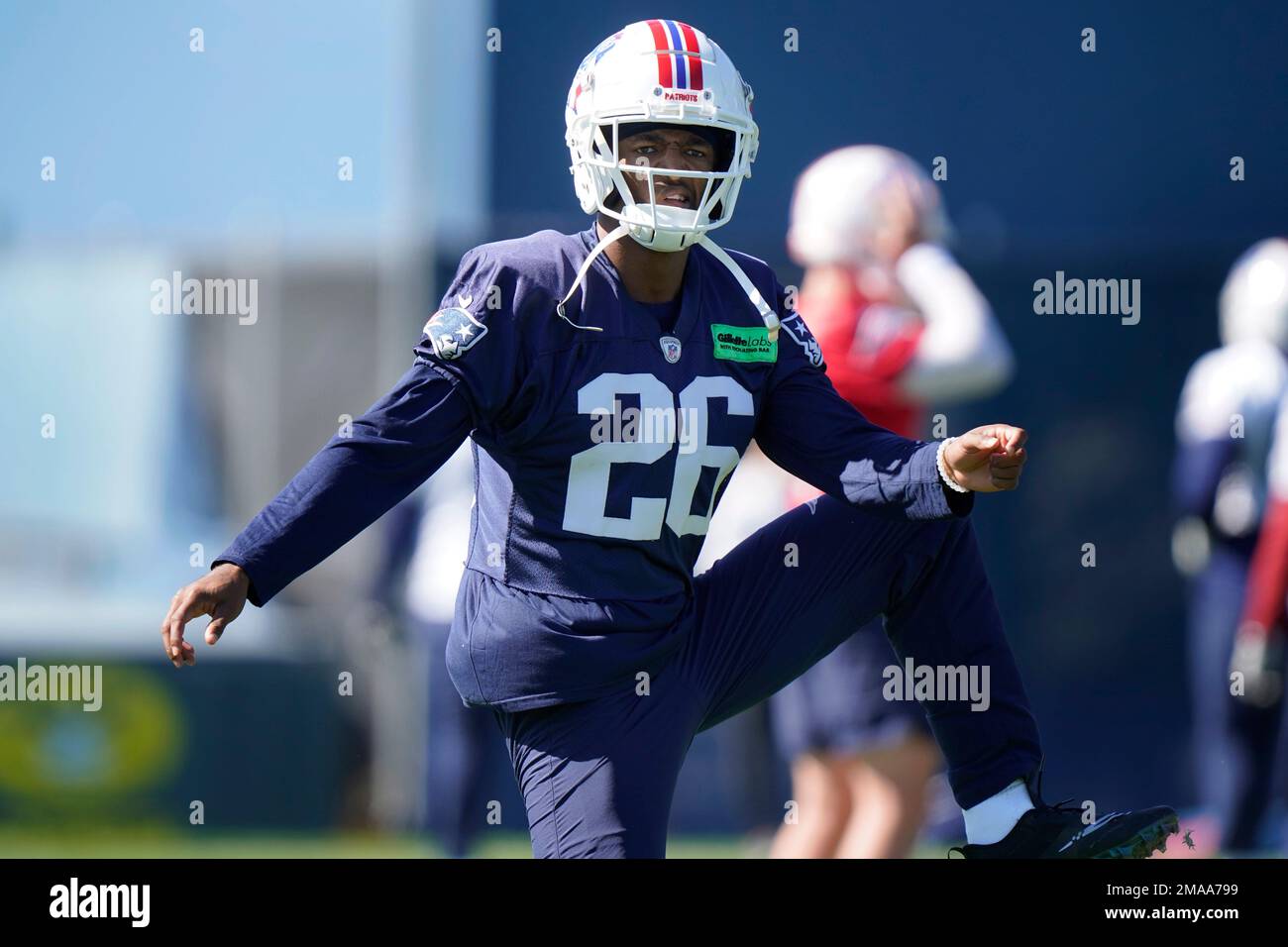 New England Patriots cornerback Shaun Wade warms up during an NFL ...