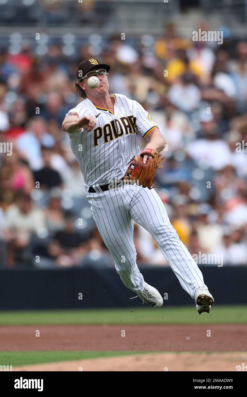 San Diego Padres third baseman Brandon Dixon attempts to throw out San ...