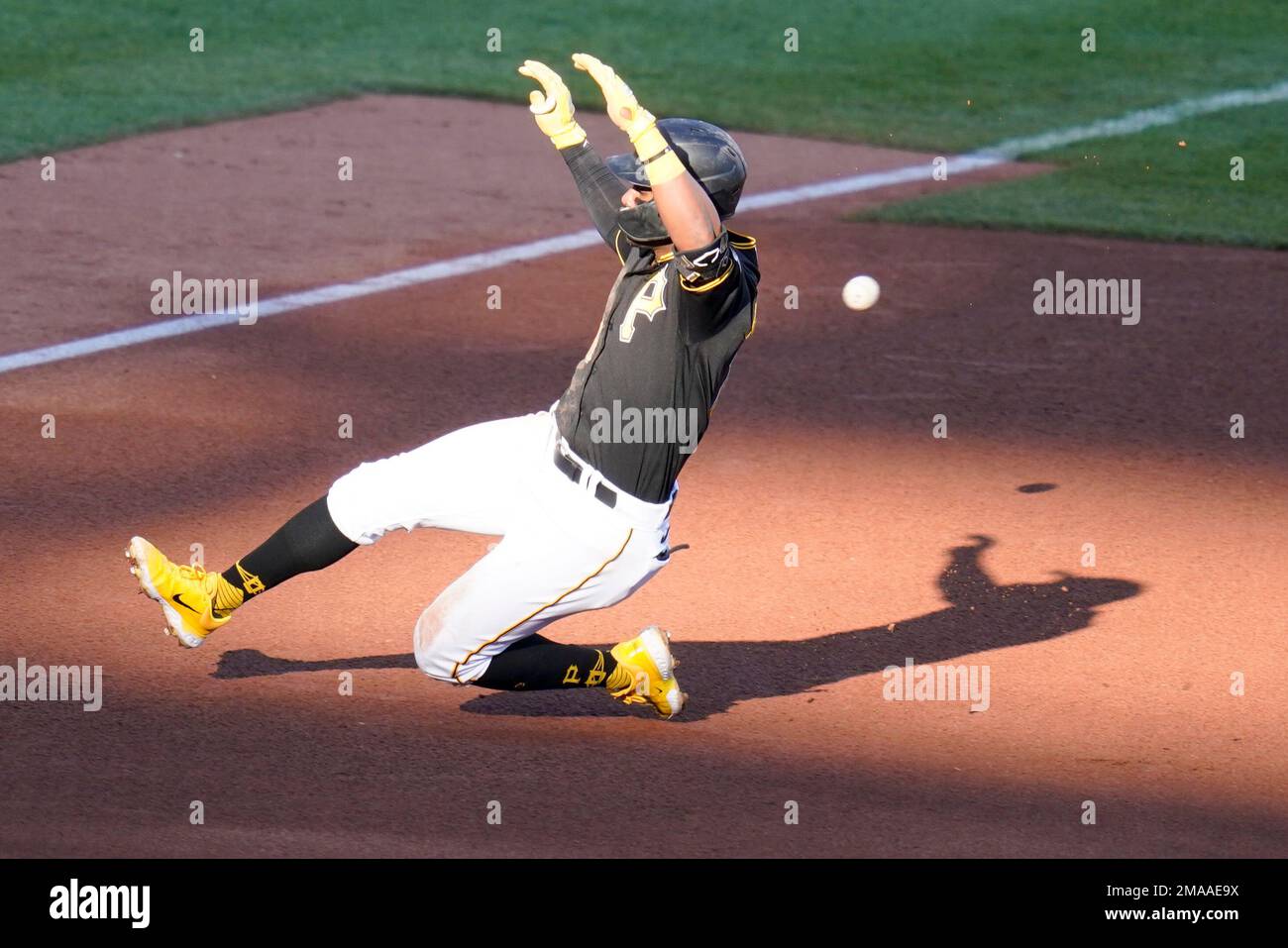 Pittsburgh Pirates' Miguel Andujar beats the throw from St. Louis ...