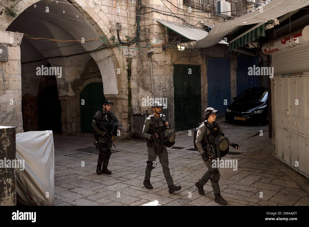 Israeli Border Police patrol in the Old City of Jerusalem on Yom Kippur ...