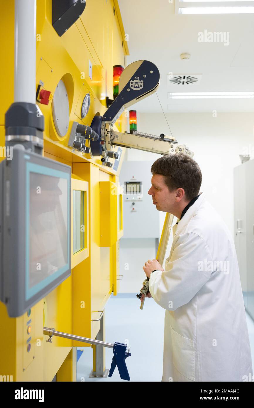 Dresden, Germany. 19th Jan, 2023. Martin Kreller, Institute for ...