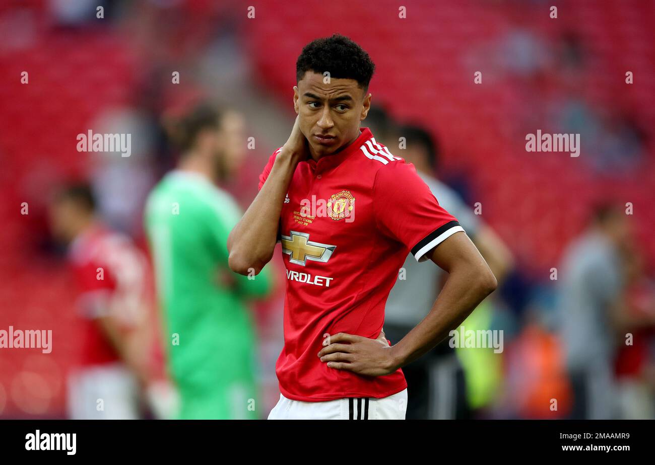 Nosedived hi-res stock photography and images - Alamy