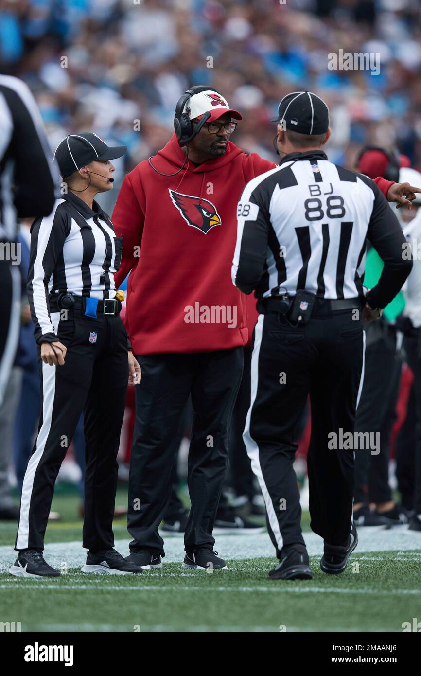 Arizona Cardinals associate head coach Shawn Jefferson has a discussion ...