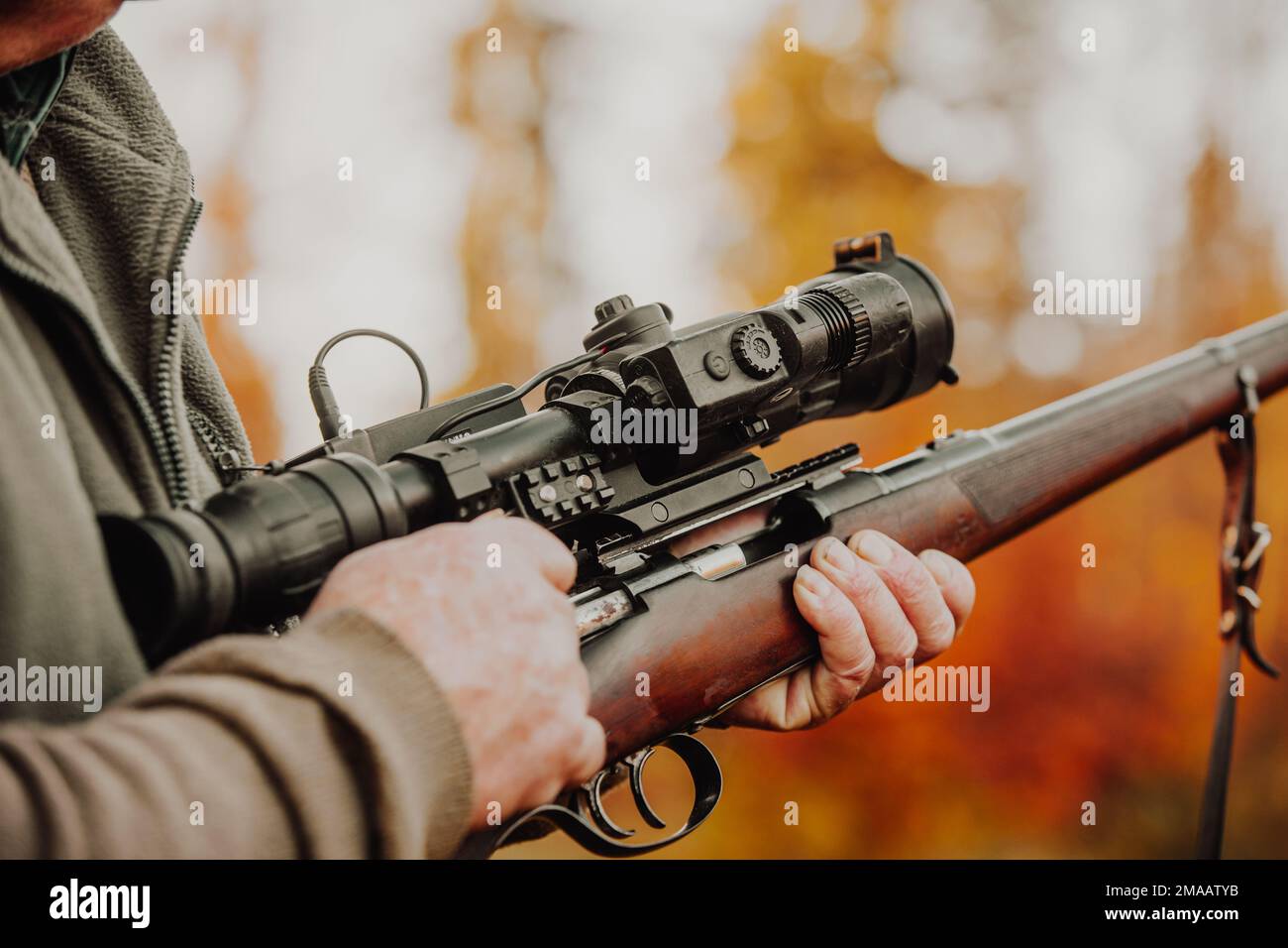 Father and son hunting silhouette hi-res stock photography and images ...