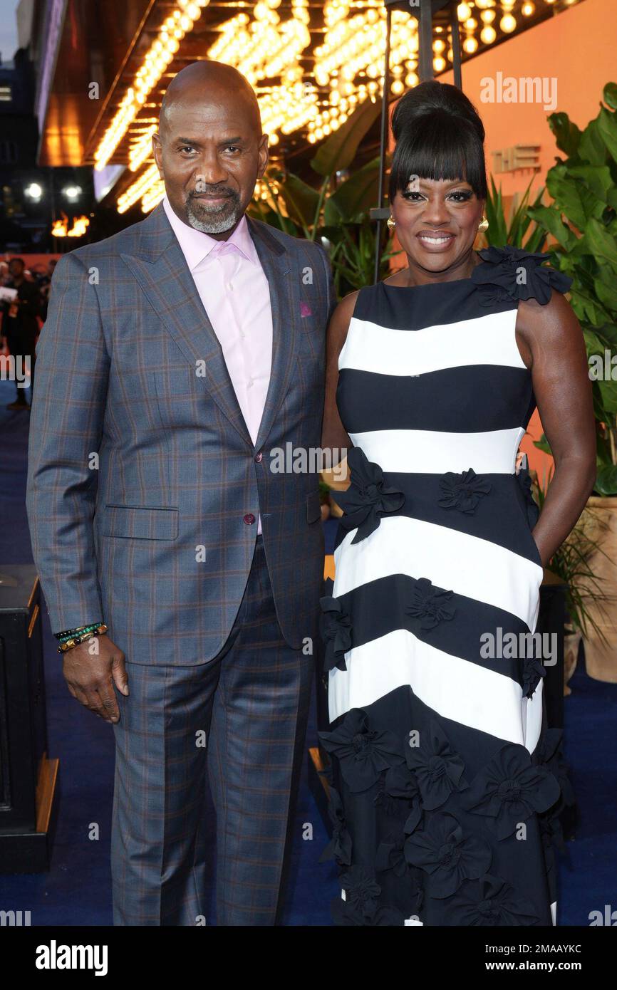 Julius Tennon, left, and Viola Davis pose for photographers upon ...