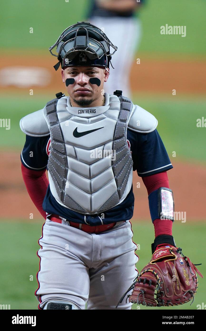 Atlanta Braves catcher William Contreras heads back from the mound ...