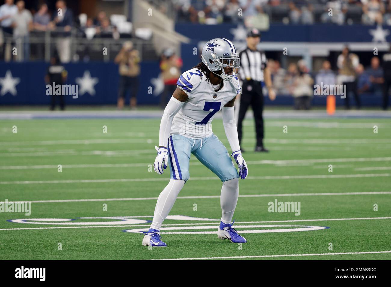 Dallas Cowboys cornerback Trevon Diggs (7) defends against the ...