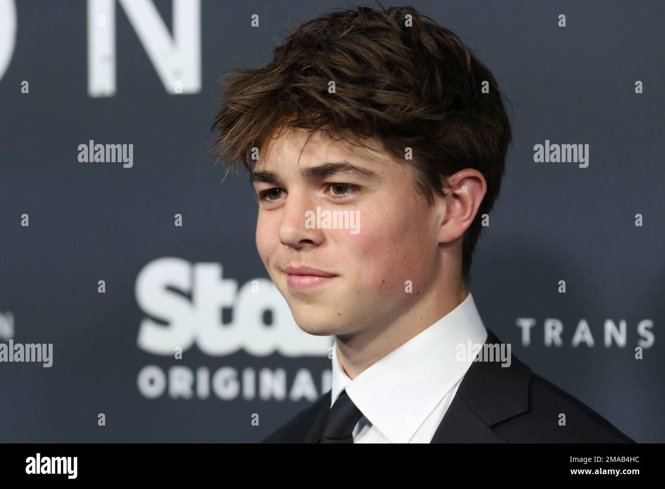 Sydney, Australia. 19th January 2023. Edward Carmody arrives on the red ...