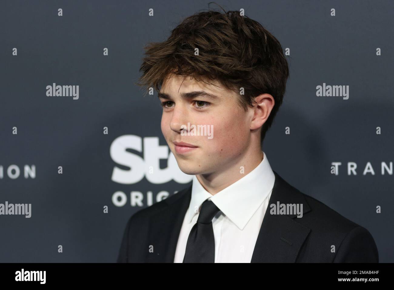 Sydney, Australia. 19th January 2023. Edward Carmody arrives on the red ...