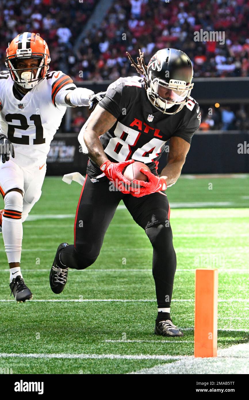 Atlanta Falcons running back Cordarrelle Patterson (84) runs for a ...