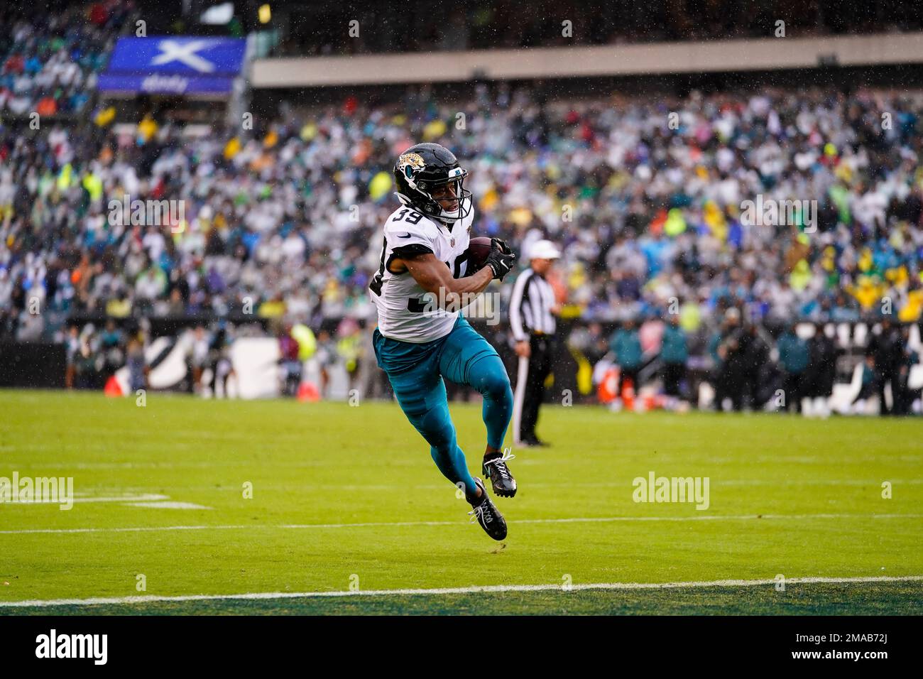 Jacksonville Jaguars' Jamal Agnew runs with the ball during an NFL ...