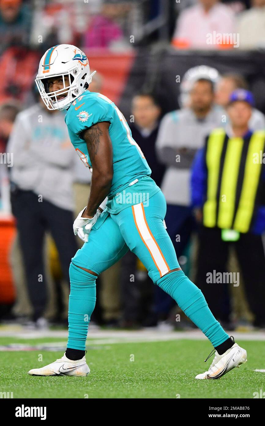 Miami Dolphins wide receiver Jaylen Waddle (17) lines up for the play ...