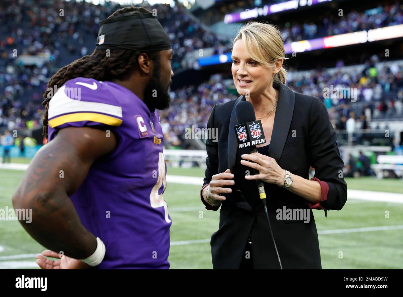 NFL Network reporter Stacey Dales interviews Minnesota Vikings running ...